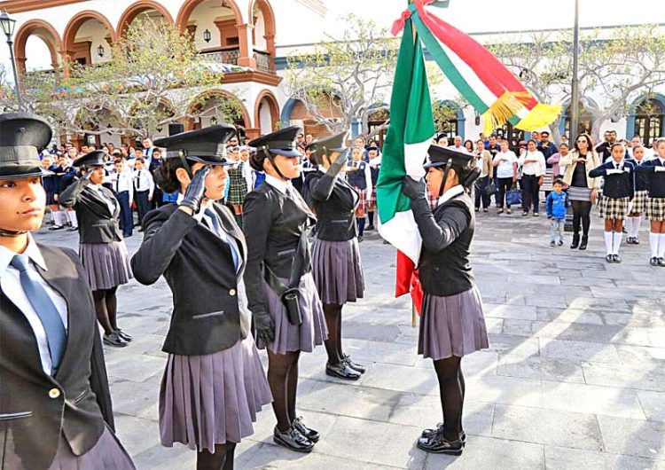 La Escolta Escolar, una tradición que enaltece cada plantel educativo ...
